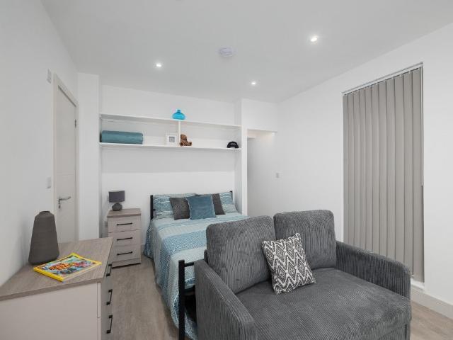 Room at North Hill, Plymouth