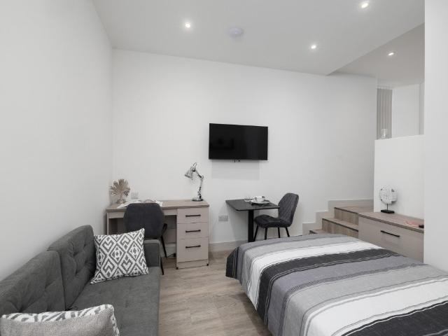 Room at North Hill, Plymouth