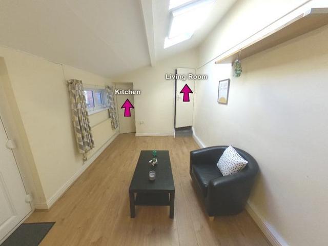 Room at North Hill Road, Leeds