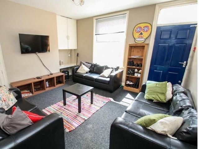 Room at North Lane, Leeds