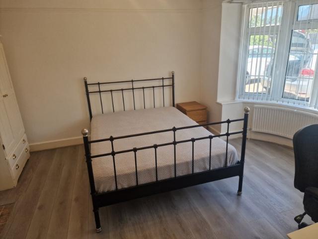 Room at North Road, Crawley