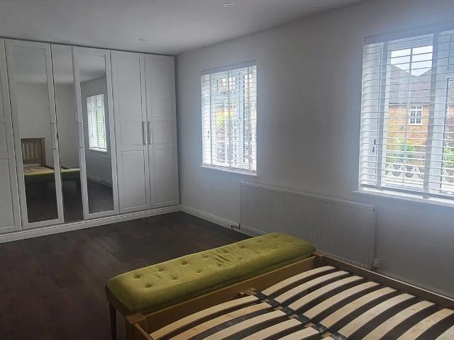 Room at North Road, Crawley