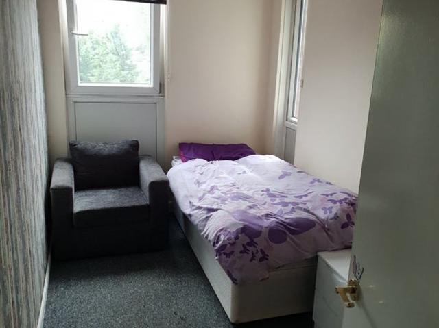Room at North Road, Greater London