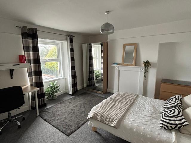 Room at North Road East, Plymouth