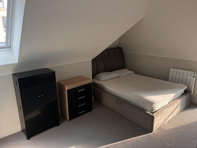 Room at North Road, Poole