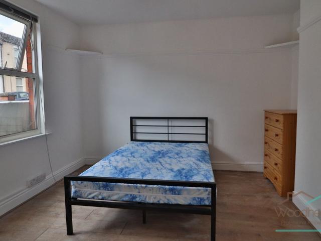 Room at North Street, Wellingborough