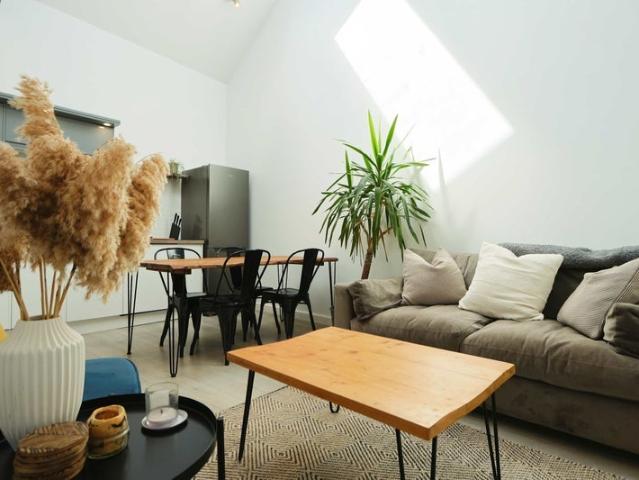 Room at North Street, Bristol