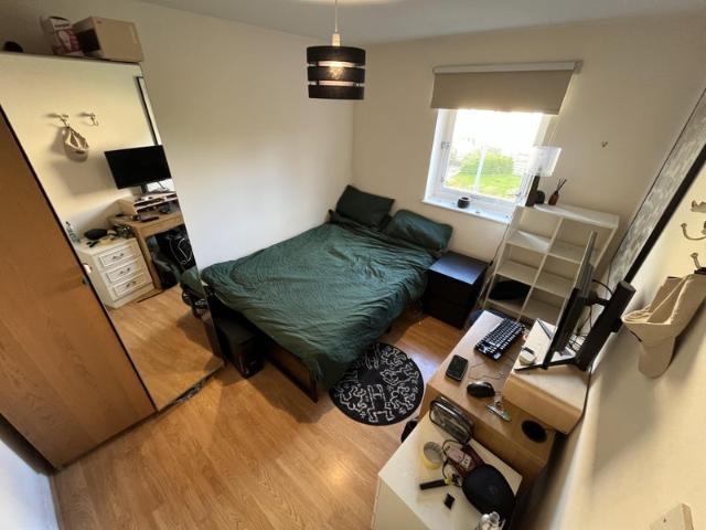 Room at North Woodside Road, Glasgow
