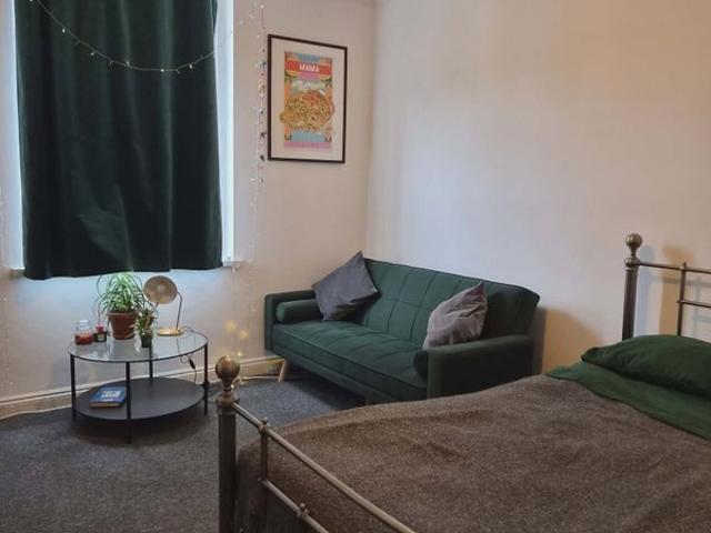 Room at Northcote Road, Bristol