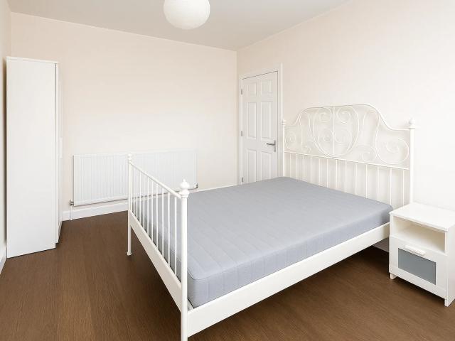 Room at Northcote Road, Greater London