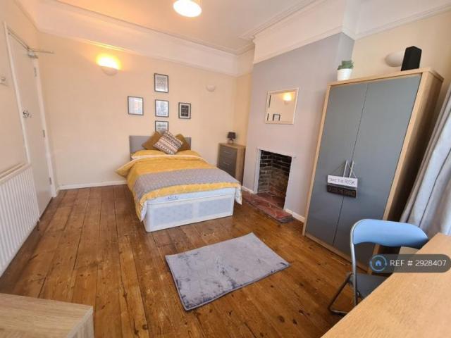 Room at Northcote Road, Portsmouth