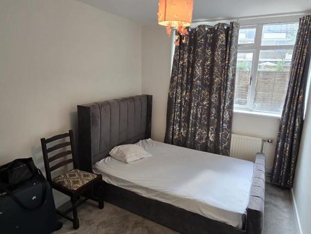 Room at Northampton Street, Greater London