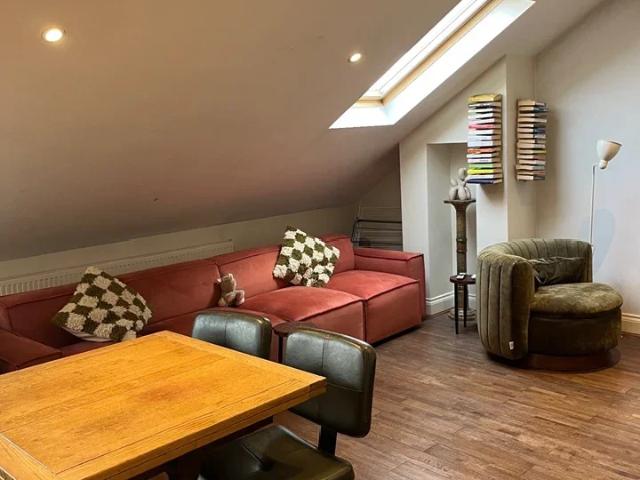 Room at Northanger Road, Greater London