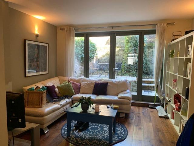 Room at Northdown Street, Greater London