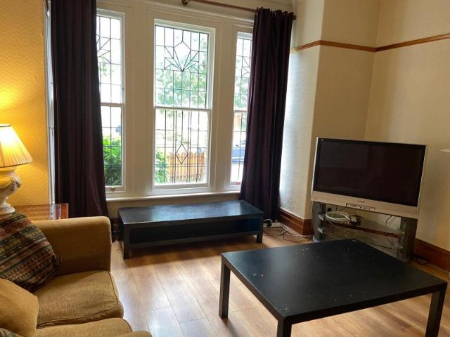 Room at Northen Grove, Manchester
