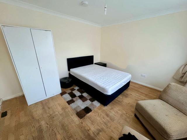 Room at Northfield Park, Greater London