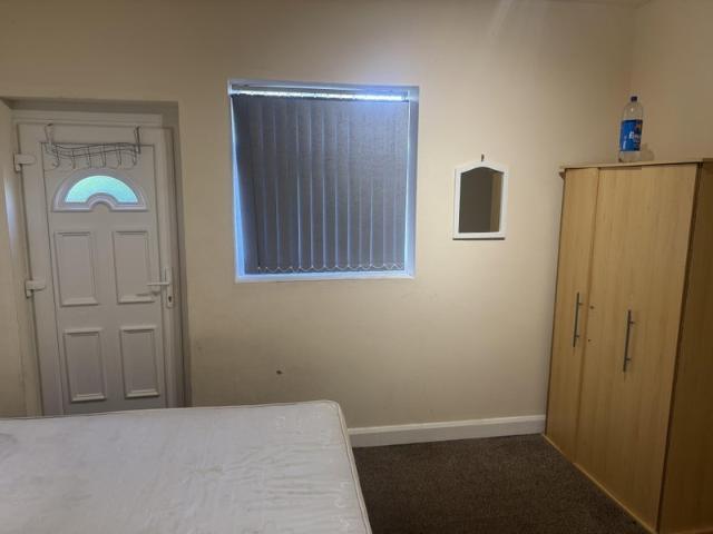 Room at Northside Road, Bradford
