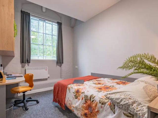 Room at Norwood Road, Nottingham