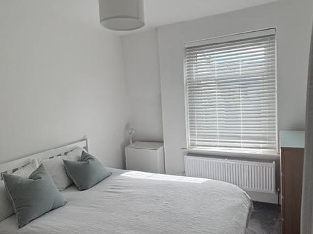 Room at Nottingham Street, Cardiff