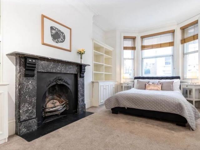 Room at Nottingham Street, City of Westminster