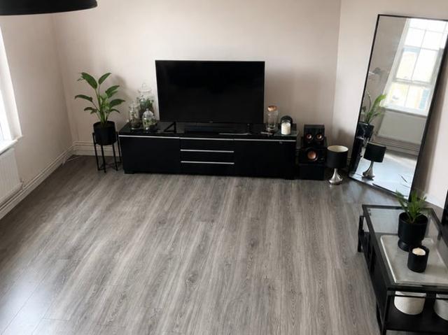 Room at Oval Way, Greater London