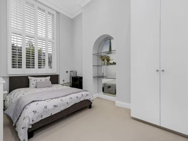 Room at Ovington Gardens, Greater London