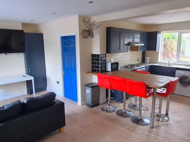Room at Oxford Road, Canterbury