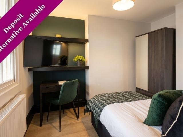 Room at Oxford Street, Gloucester
