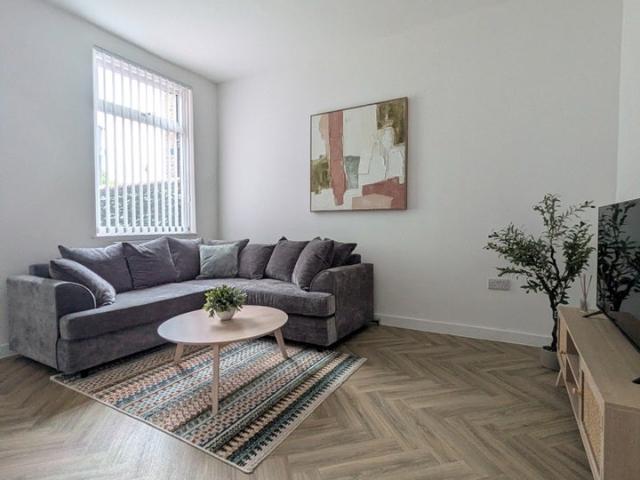 Room at Oxley Street, St Helens