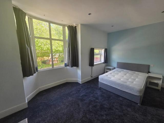 Room at Oak Tree Lane, Birmingham
