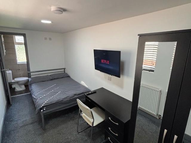 Room at Oak Tree Lane, Birmingham