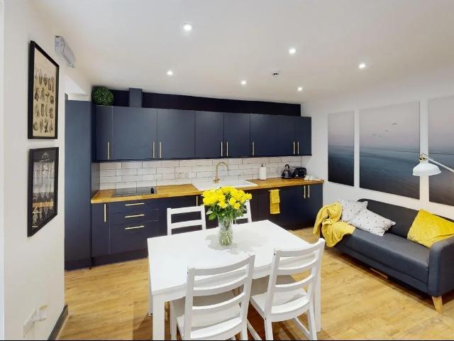 Room at Oak Road, Salford