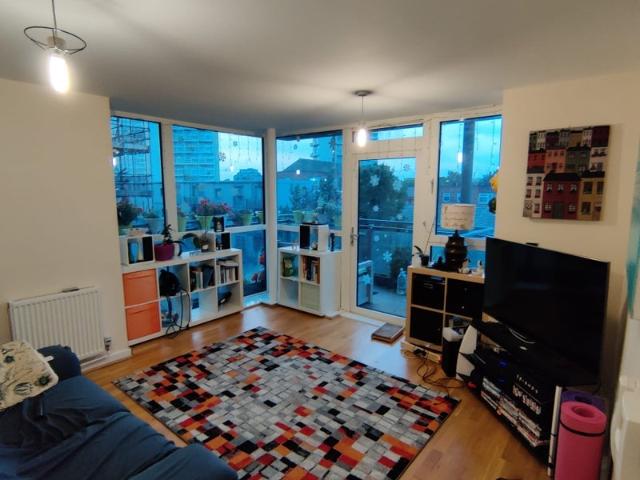 Room at Oak Square, Greater London