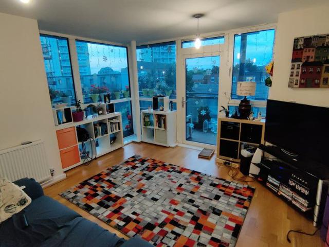 Room at Oak Square, Greater London