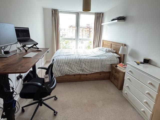 Room at Oak Square, Greater London