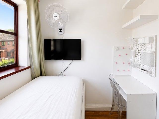 Room at Oakmead Place, Greater London