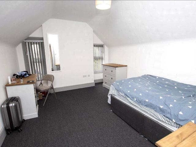 Room at Oakfield Road, Birmingham