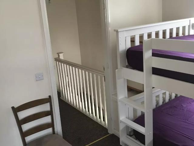 Room at Oakford Close, Nottingham
