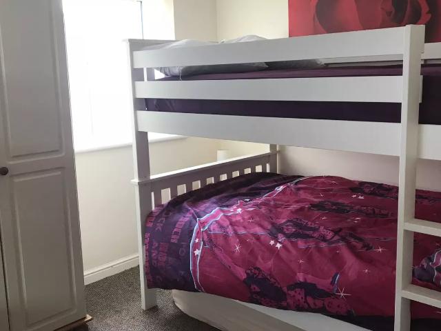 Room at Oakford Close, Nottingham