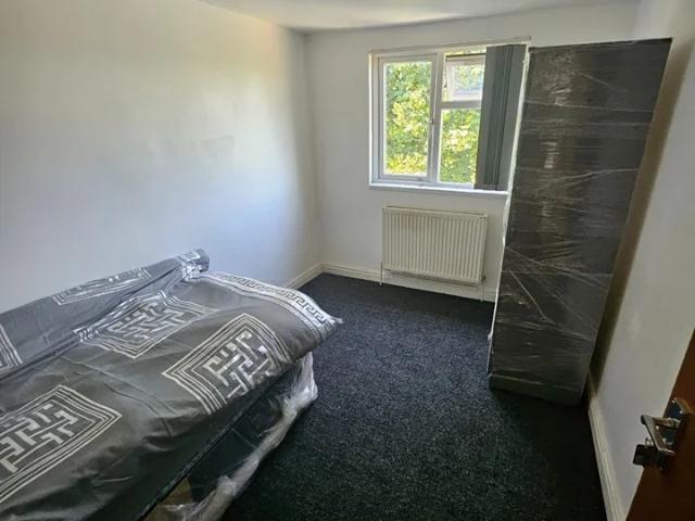 Room at Oakhurst Road, Birmingham