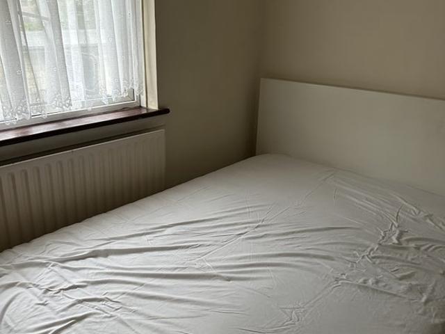 Room at Oakington Manor Drive, Greater London