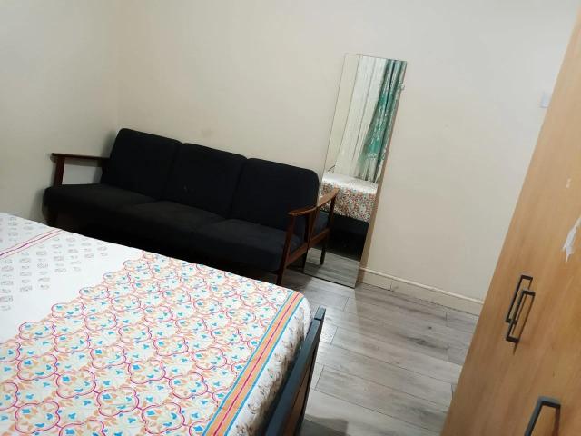 Room at Oaklands Park Avenue, Greater London