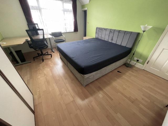 Room at Oakleigh Court, Greater London