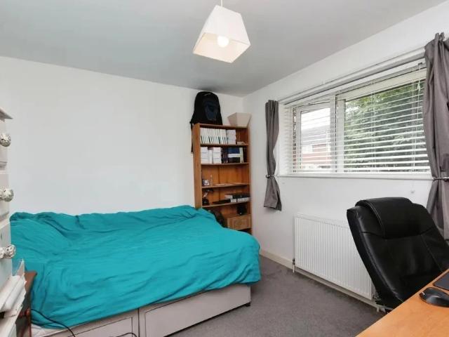 Room at Oakley Road, East Hampshire