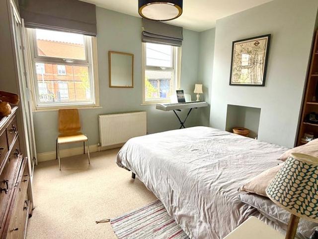 Room at Oakley Road, Greater London