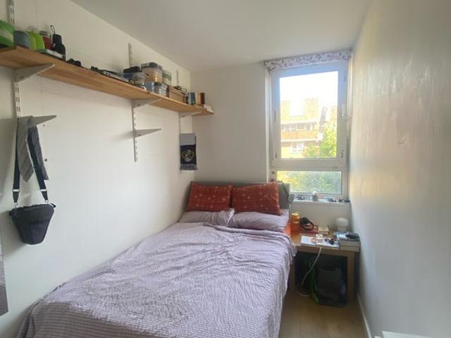 Room at Northwest Place, London