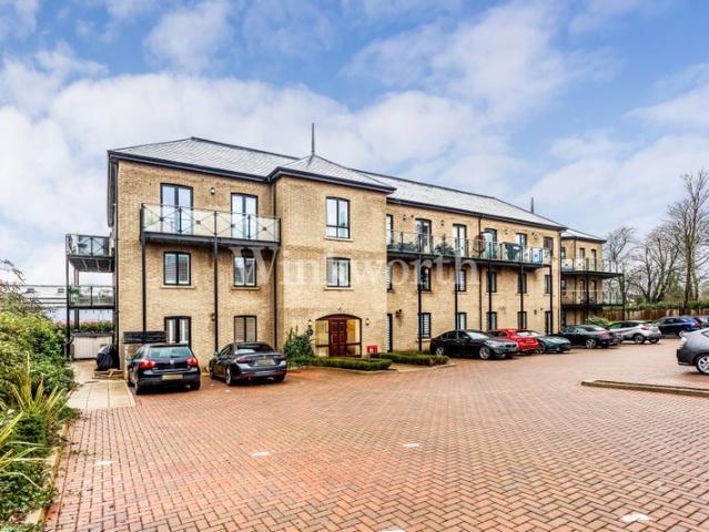 Room at Oakthorpe Road, Greater London