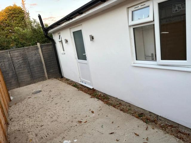 Apartment at Oatlands Drive, Slough