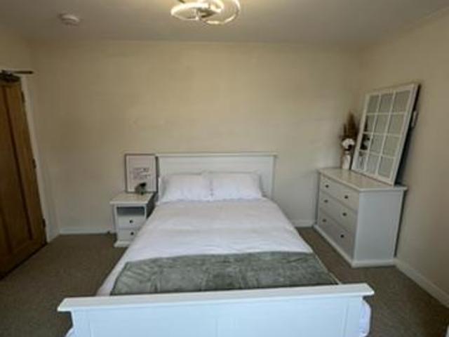 Room at Oberon Avenue, Bristol