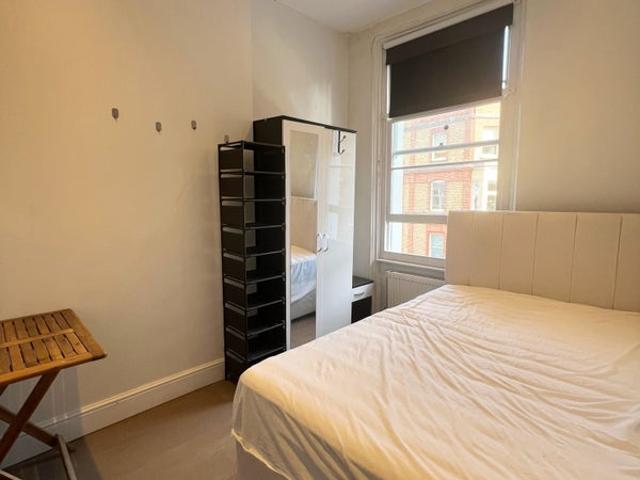 Room at Old Brompton Road, Greater London